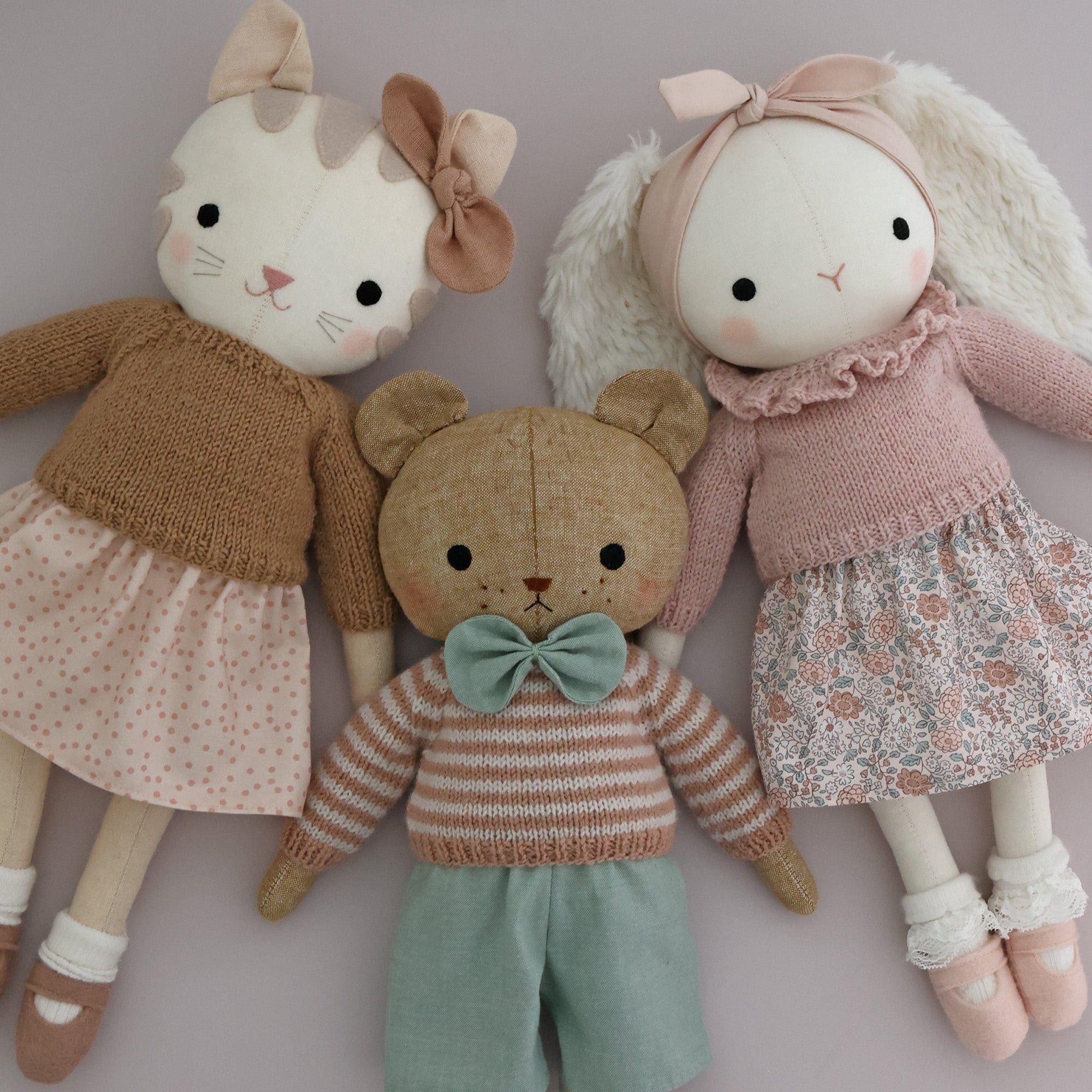 Willow sweater doll knitting pattern – Studio Seren
